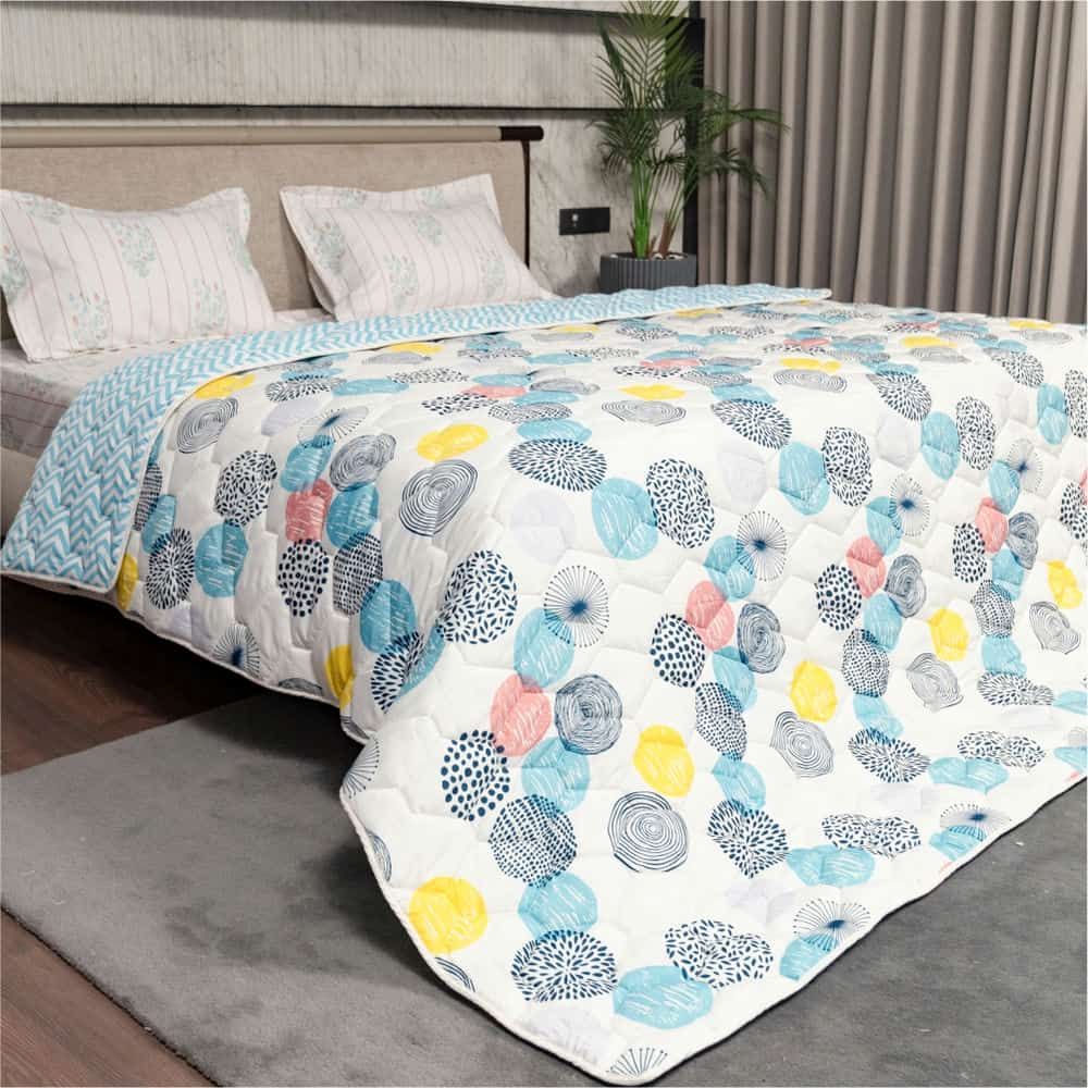 A Guide to Choose the Best Quilt for Heavy Winter | Urban Space