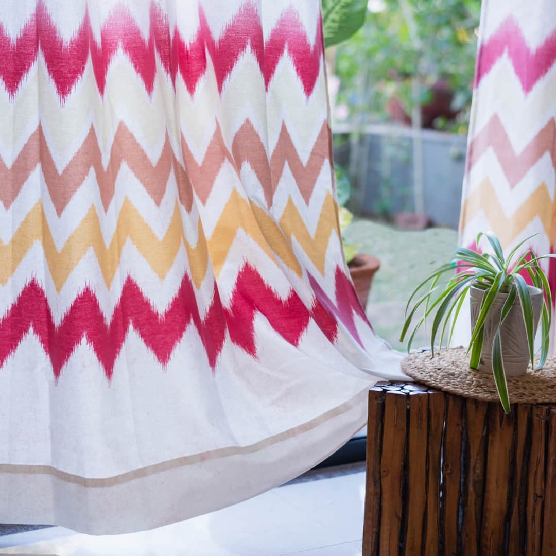 luxurious bedroom red Curtains online